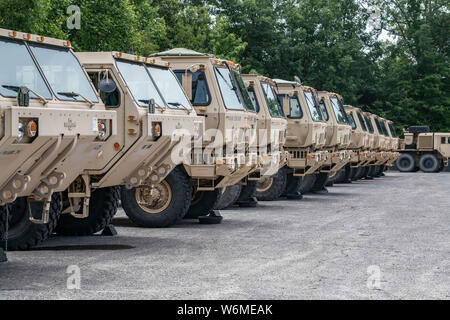 Members of the 101st Airborne Division (Air Assault) Combat Aviation ...