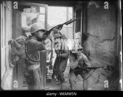 United Nations troops fighting in the streets of Seoul, Korea ...