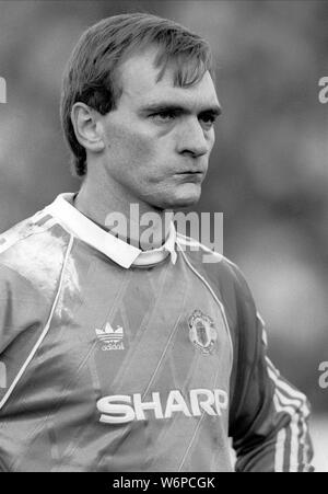 JIM LEIGHTON, MANCHESTER UNITED FC, 1990 Stock Photo - Alamy