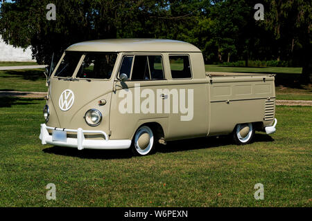 1960 Volkswagen Double-Cab Pickup Stock Photo - Alamy