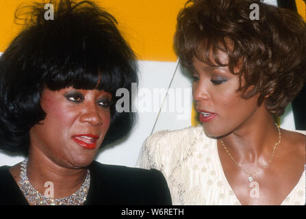 Whitney Houston 1998 Photo By John Barrett/PHOTOlink Stock Photo - Alamy