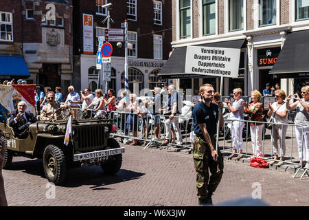 Dutch veterans in parade on the 2018 Veterans' Day in The Hague Stock ...