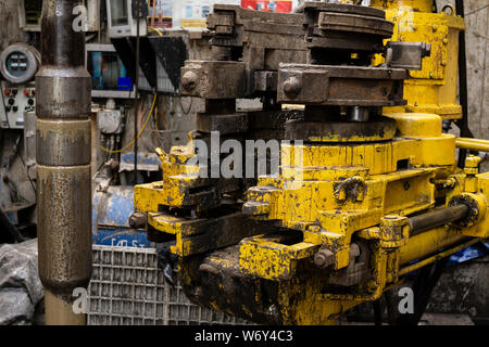 top drive system oil drilling rig Stock Photo - Alamy