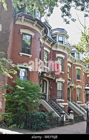Mattoon Street, Springfield, MA. New England's only bow fronted row ...