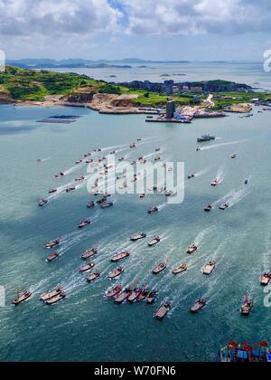 Fuqing. 3rd Aug, 2019. Aerial photo taken on Aug. 3, 2019 shows fishing ...