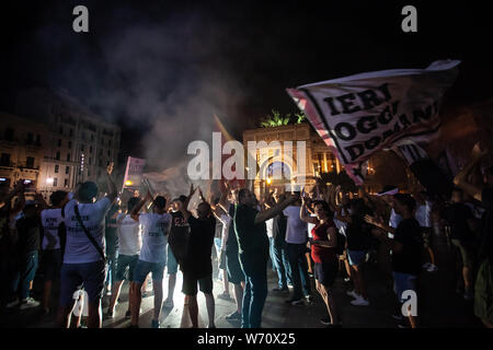 Palermo, Italy. 02nd Aug, 2019. Rosanero ultras of Curva Nord Inferiore ...