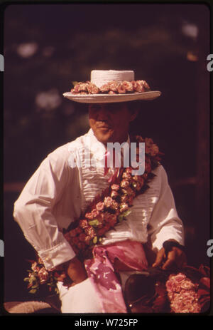DRESSED FOR ALOHA DAY PARADE DURING ANNUAL ALOHA WEEK FESTIVITIES Stock ...