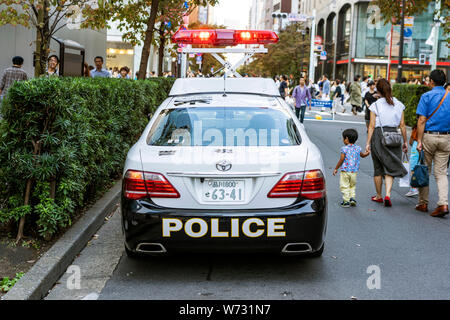 TOKYO, JAPAN - OCTOBER 6, 2018. Signal Light Of The Japanese Police Car ...