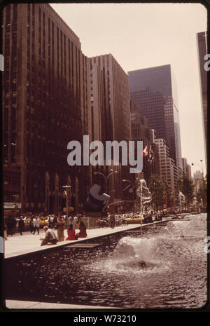 ROCKEFELLER CENTER--6TH AVENUE SIDE Stock Photo - Alamy