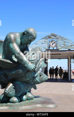 Statue at entrance to Deal Pier Kent, 'Embracing the Sea' by John Bucks ...