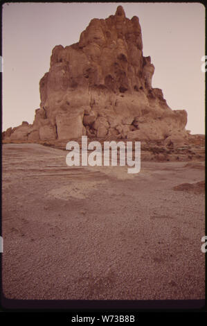 Tufa formations near Pyramid Lake Nevada Stock Photo - Alamy