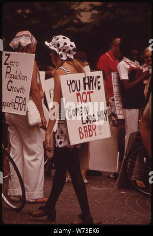Women's Suffrage Day in Fountain Square 08 1973 Stock Photo - Alamy