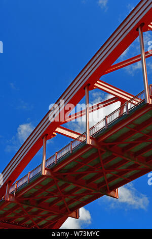 The Rainbow Bridge spanning the Swinomish Channel in La Conner ...
