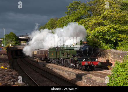 The Castle Class steam locomotive 7029 Clun Castle at Coalbrookdale in ...