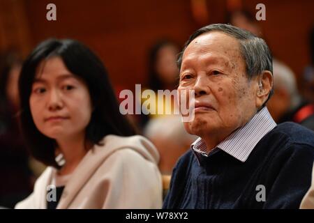 Chinese physicist Chen-Ning Yang, right, also known as Yang Zhenning ...