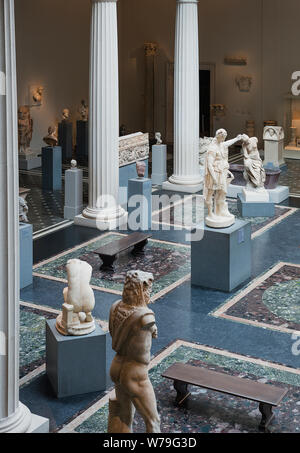 The Greek and Roman Art Gallery in the Metropolitan Museum of Art, (Met ...
