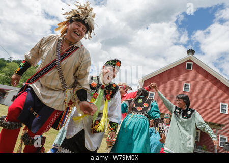 Traditional dancing at annual Kanatsiohareke Mohawk Indian Festival ...