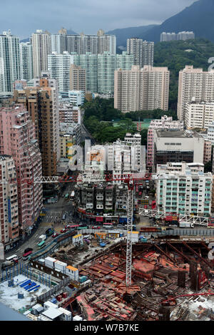 Cranes at construction site in Hong Kong Stock Photo - Alamy