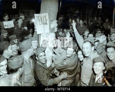 People celebrating the end of the Second World War Stock Photo - Alamy