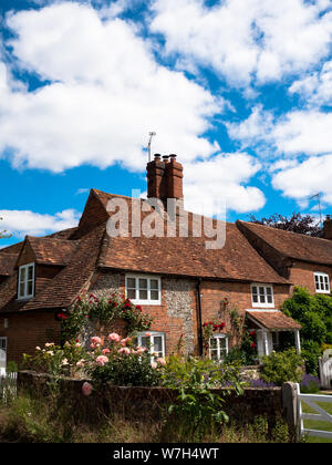 Cottage with Roses, Copyhold Farm, Goring Heath, Oxfordshire, England ...
