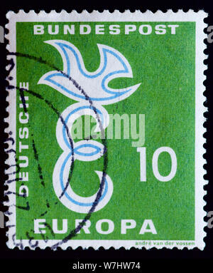 Postage stamp: Deutsche Post, Dove, Hands, 3 Mark, 1947, stamped Stock ...