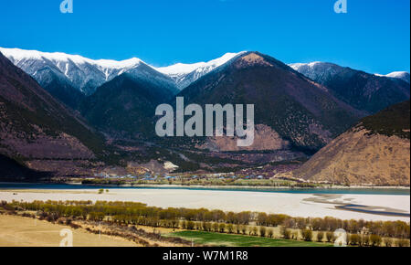 --FILE--Aerial view of the Yarlung Tsangpo Grand Canyon or Yarlung ...