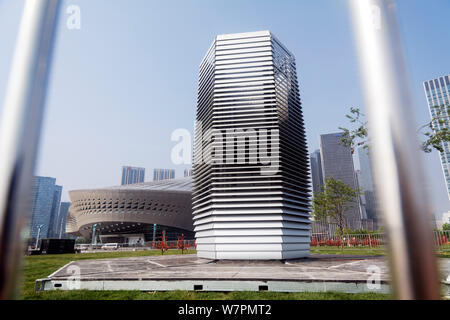 The world's largest air purifier "smog filtering tower" (smog free ...