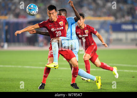 Brazilian football player Ramires, second left, and other players of ...