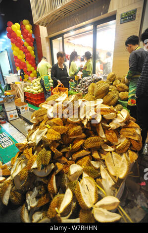 Durian fruit in a fruit shop in central Tokyo, Japan Stock Photo - Alamy