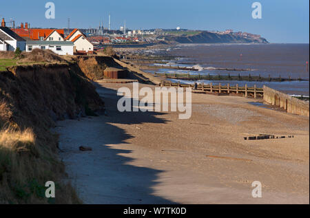 SEA WALL AND BEACH WALCOTT NORFOLK EAST ANGLIA ENGLAND UK Stock Photo ...