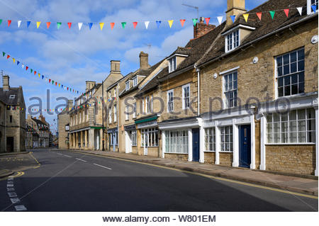 The centre of the historic market town of Oundle, Northamptonshire ...