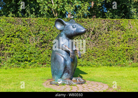 Large metallic statue of a mouse in tribute to the poem "To a mouse" by ...
