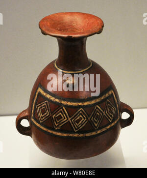 Vessel or aryballos, used to contain or transport water or chicha (corn ...