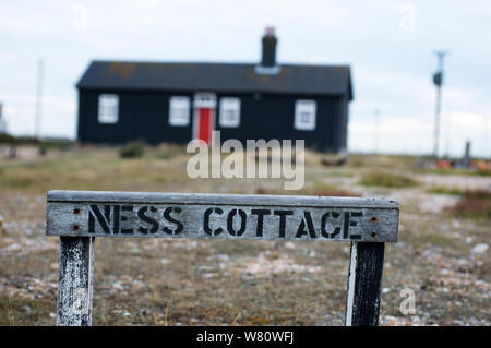 Ness Cottage at Dungeness Kent Stock Photo - Alamy