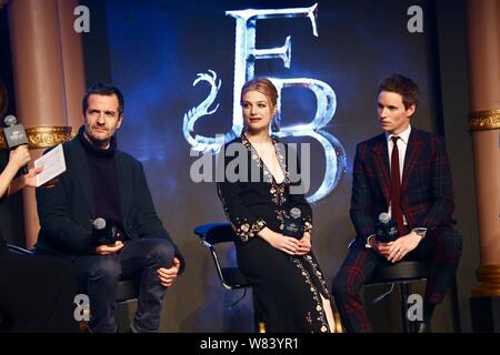 English producer David Heyman, american actress Sandra Bullock and ...