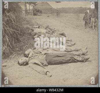 Dead Confederates collected for burial Stock Photo - Alamy