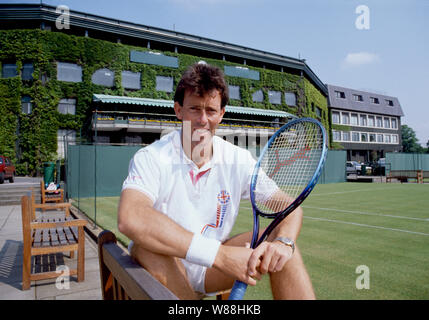 British tennis player Jeremy Bates and wife Ruth, Planet Hollywood 1994 ...