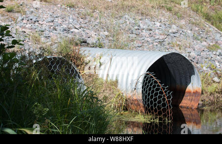 culvert and mesh that recovers the penetration of beavers and ...