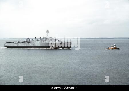 USS Fort Snelling (LSD-30) underway at sea, circa the early 1960s. This ...