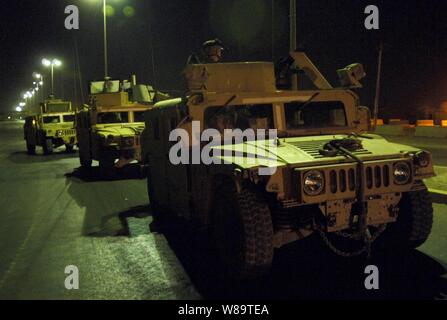 U.S. Army Soldiers of the 101st Field Artillery Battalion of the ...