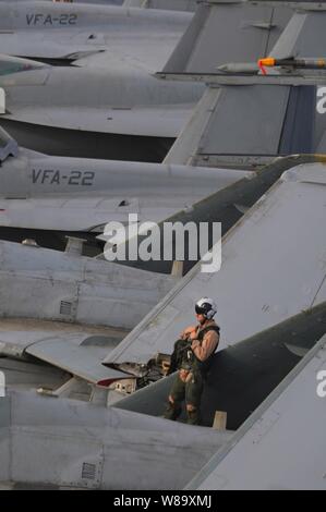 A Tactical Electronic Warfare Squadron 139 (VAQ-139) EA-6B Prowler ...