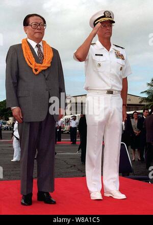 COMMANDER IN CHIEF OF THE CHINESE NAVY VISITS PORTSMOUTH. AUGUST 1945 ...