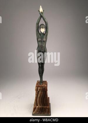 Demetre Chiparus 3 Stock Photo - Alamy