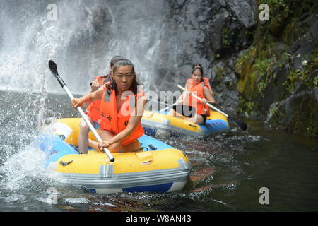 Female Chinese rafting lifeguard candidates learn fighting skills ...