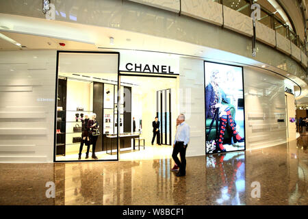 Chanel boutique IFC mall Pudong Shanghai China Stock Photo - Alamy