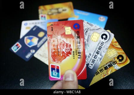 --FILE--Debit and credit cards issued by Chinese banks supported by ...
