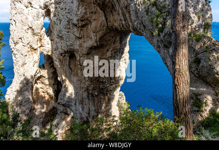 Italy, Capri, panorama and details of the natural arch Stock Photo - Alamy