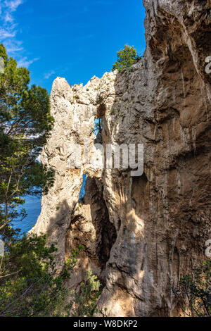 Italy, Capri, panorama and details of the natural arch Stock Photo - Alamy