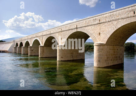 Stone bridge over the Cetina River Stock Photo - Alamy