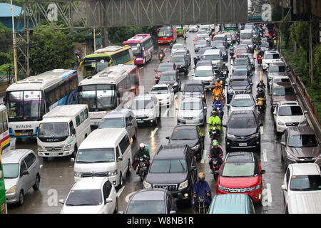 Afternoon Traffic on EDSA in Metro Manila, Philippines Stock Photo - Alamy